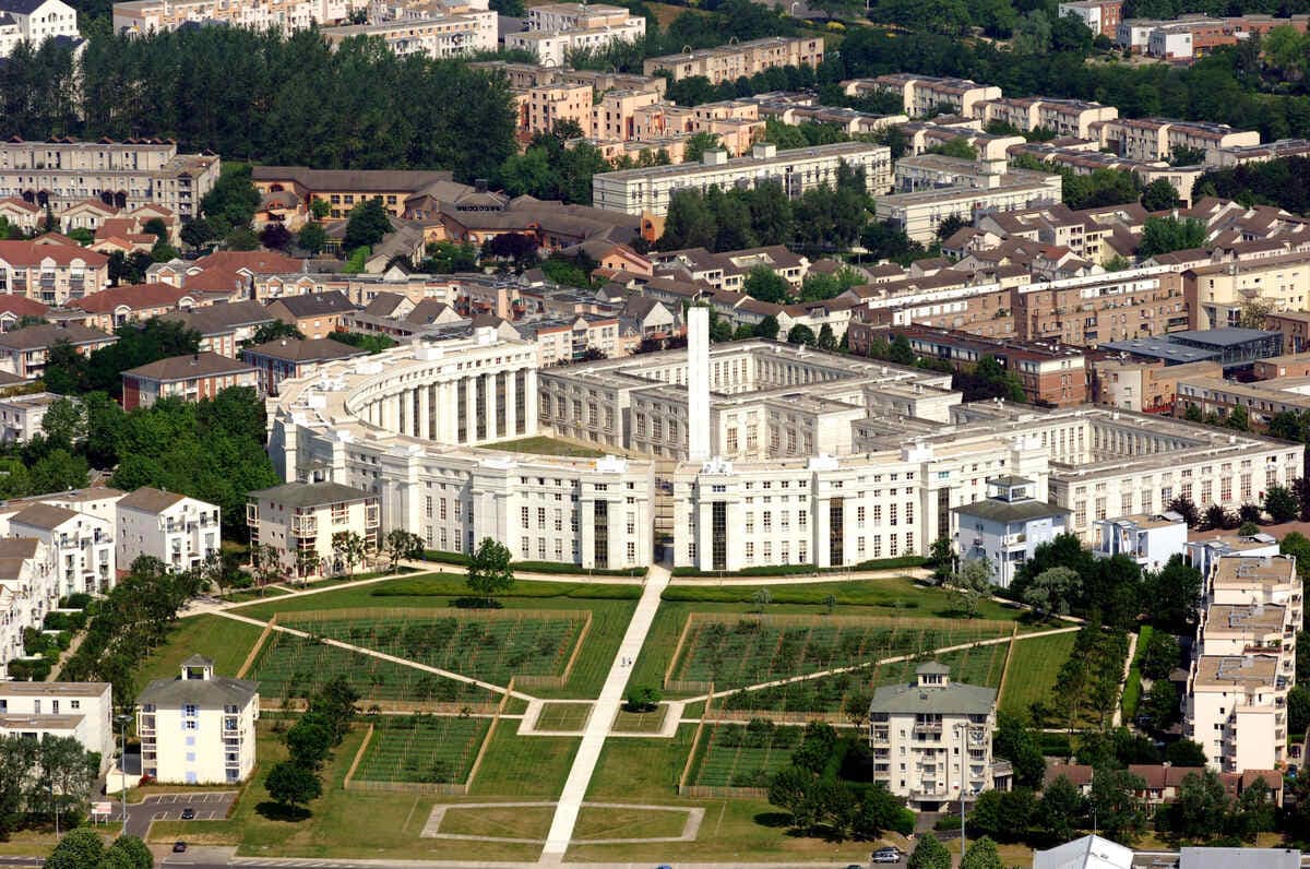 Cergy, Île-de-France: Tourism & Trade Shows - ExpoQuote