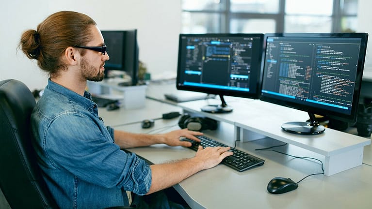 Dashboards in a Dash: Crafting Real-Time Data with Streamlit! - Red Sky ...