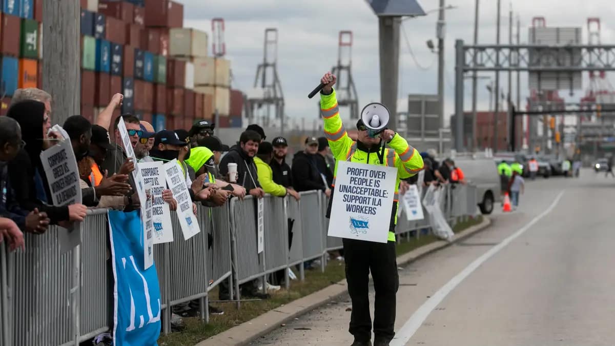 Shipping Australia urges end to 'disruptive' port strikes